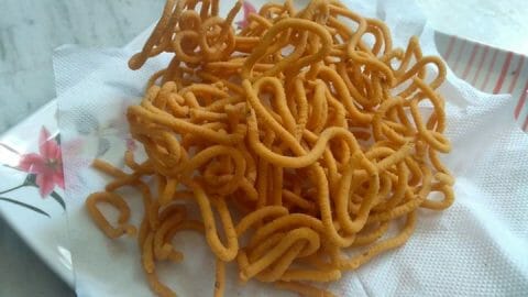 Murukulu Recipe - Andhra style Murukku Recipe - Jantikalu Recipe