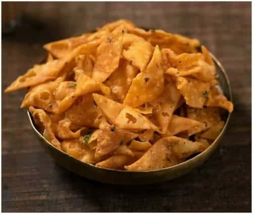 Spicy Thukkada (Diamond Cuts / Diamond Biscuits) Recipe - Awesome Cuisine