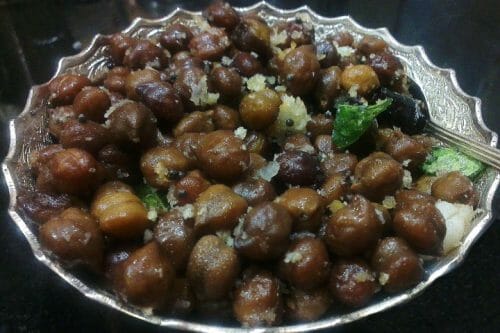 White Chickpeas Sundal Recipe - Vella Kondakadalai Sundal Recipe