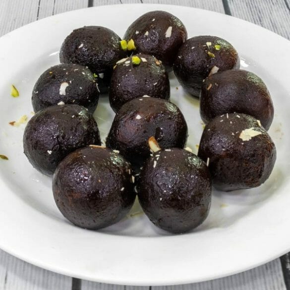 Paneer Jamun Recipe - How to make Paneer Gulab Jamun